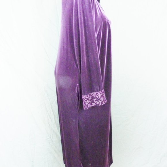 Adonna | Intimates & Sleepwear | Adonna Velvet Robe Housecoat Small ...